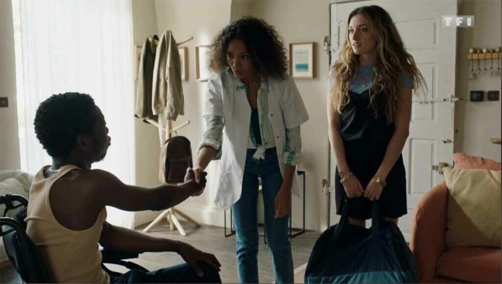 Qui est Aude (Ici tout commence) la belle kiné de TF1 ? Zoé Fréchet-Sarrault en guest cet été ...