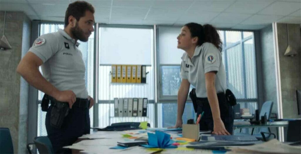 Violette la cousine de Sara à Sète et Sandrine se réveille - Demain ...