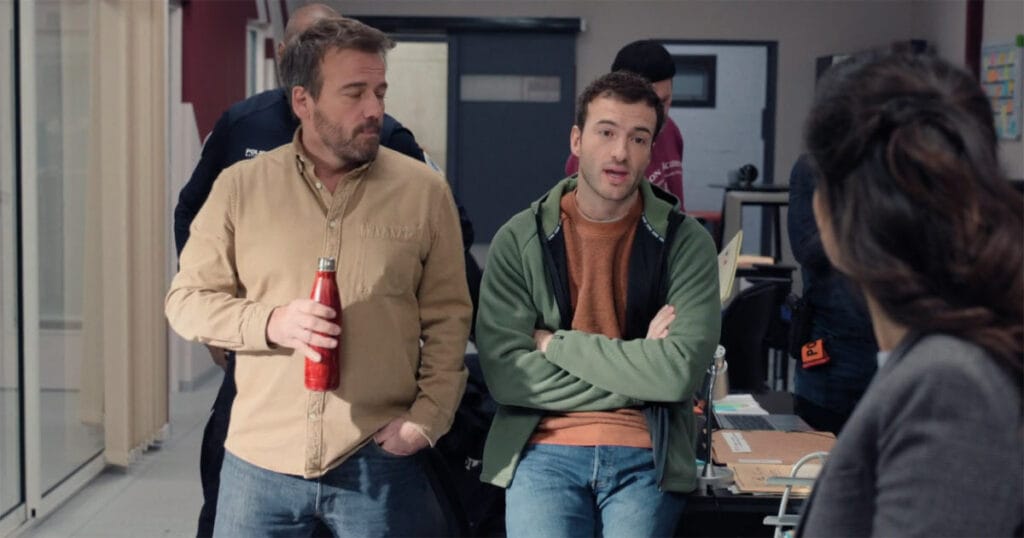 Louis Robbie et Zoé en cavale et Ariane les protège - Plus belle la vie ...