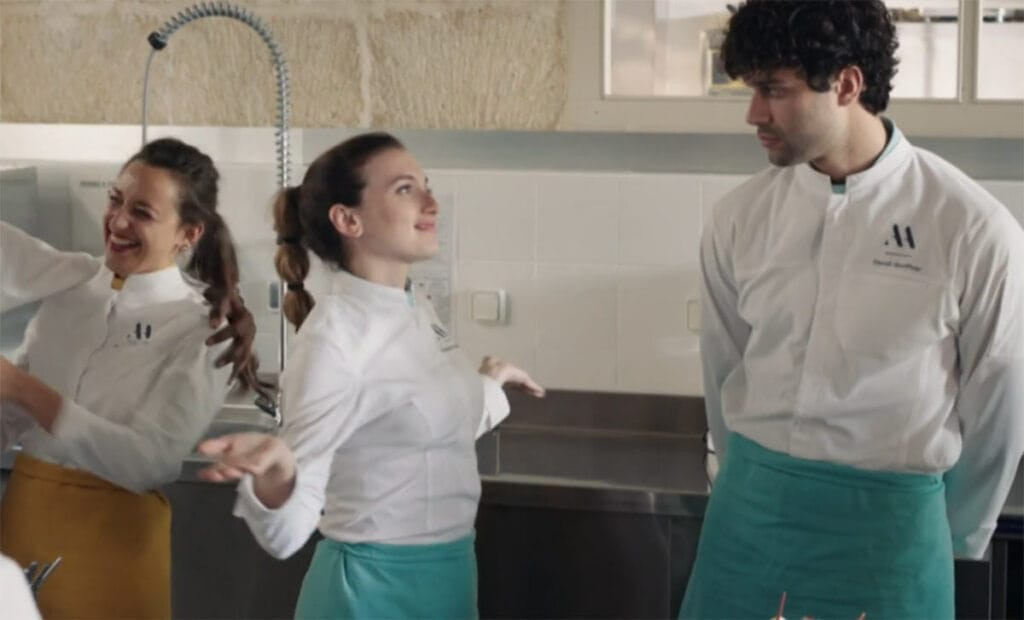 Lionel et Zoé sa soeur au stage d'été et Jasmine super major - Ici tout commence 27 juin 2024 ...