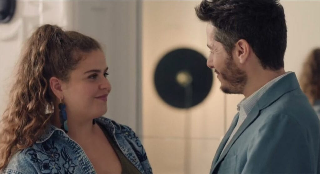 Louis entre la vie et la mort, Zoé doit payer la dette de Robbie - Plus ...