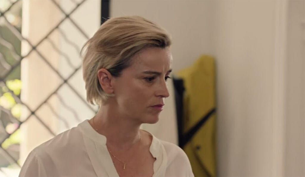 Louis entre la vie et la mort, Zoé doit payer la dette de Robbie - Plus ...