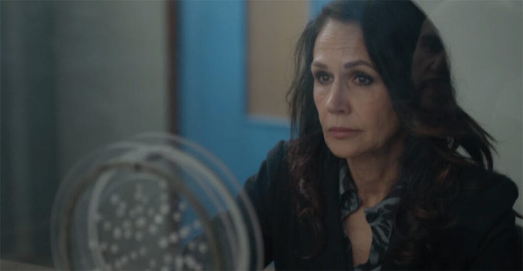 Eliott dos au mur après avoir frappé Boris : Catherine lui impose un ...