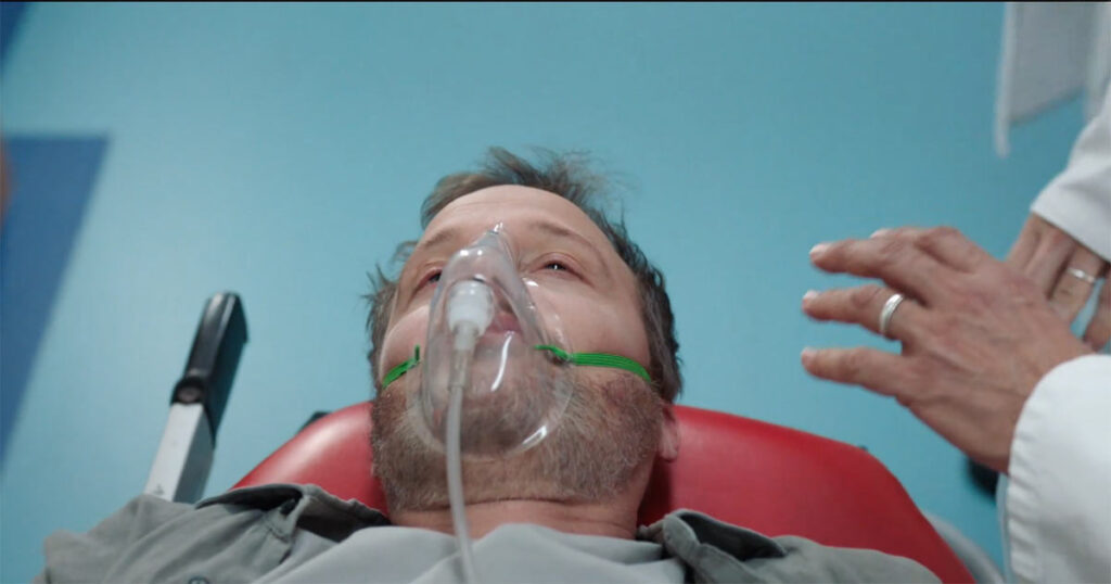 Samuel fait un arrêt cardiaque, Leïla lui sauve la vie : Martin panique ...